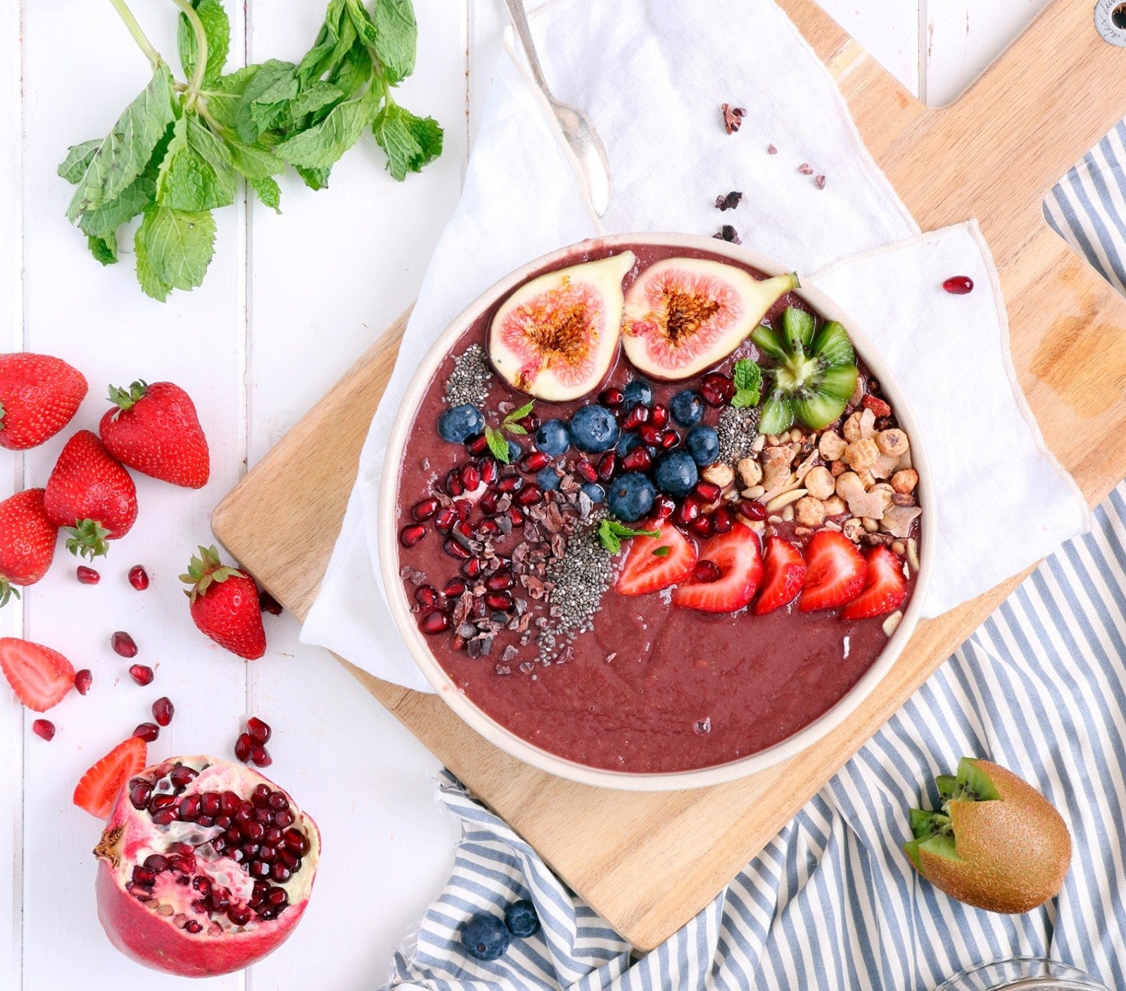 Pear, Peach and Acai Smoothie Bowl - Power Super Foods